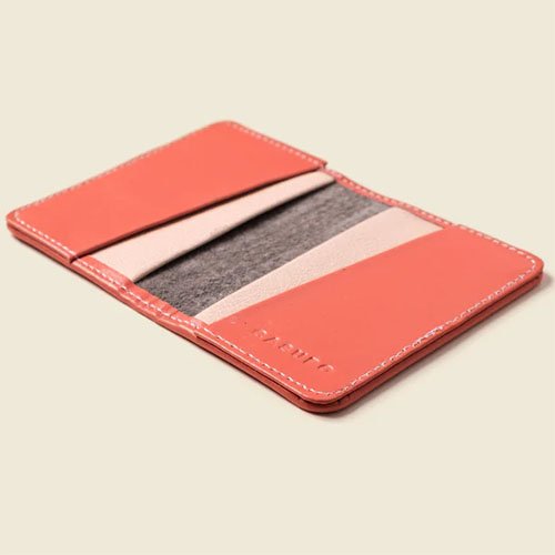 Wallets made in USA: the full source list